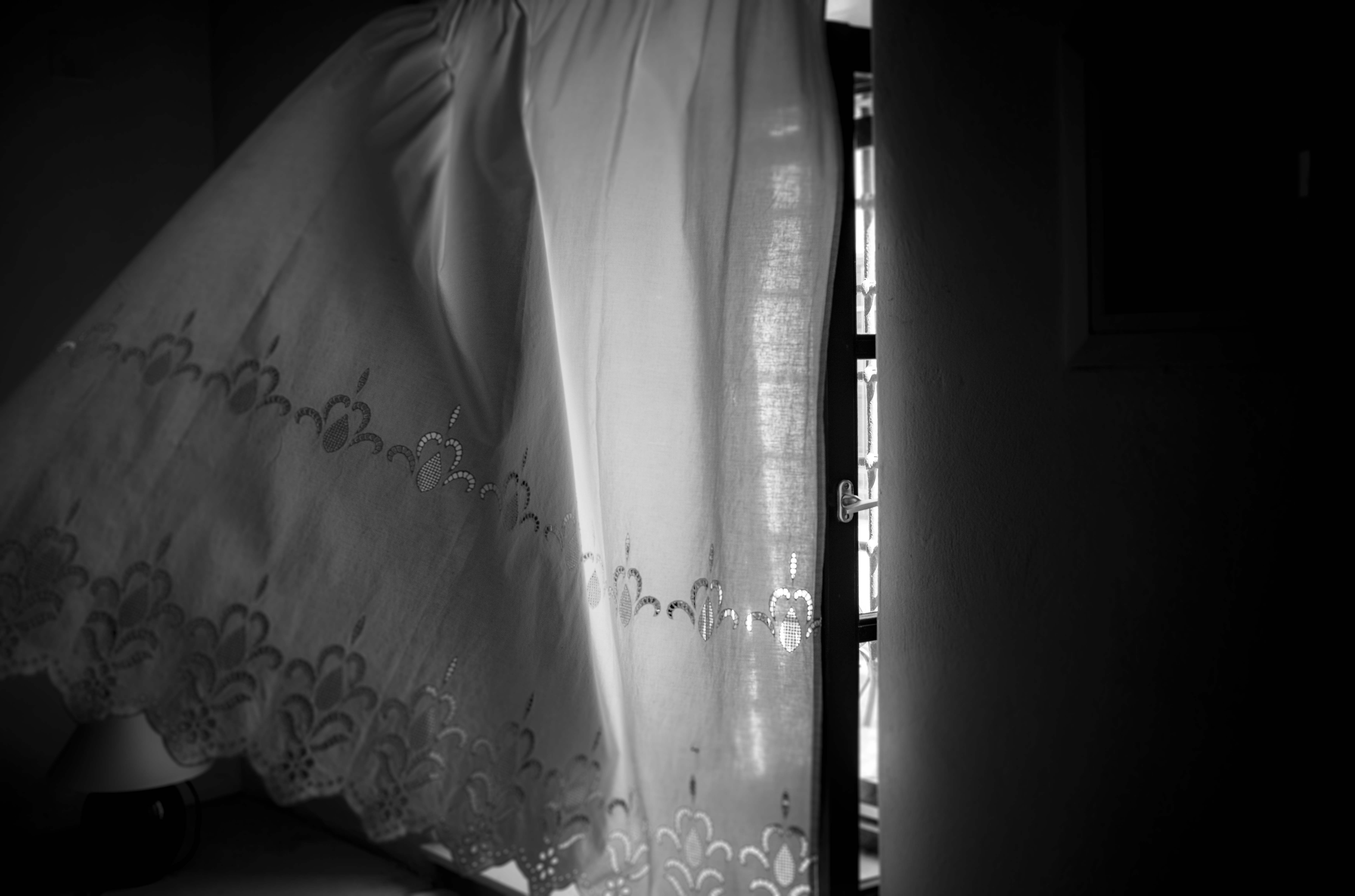 L’homme qui se cache… | Clichés